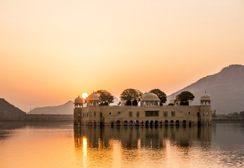 Explore Jal Mahal: Timings, Best Time to Visit & Ticket Info"