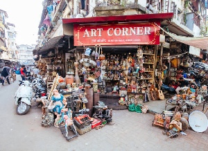 Explore Delhi Chor Bazaar: Discover Unique Antiques & Rare Finds
